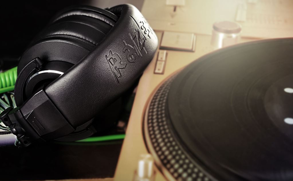 Razer Adaro Series Analog DJ Headphones : Amazon.in: Musical Instruments